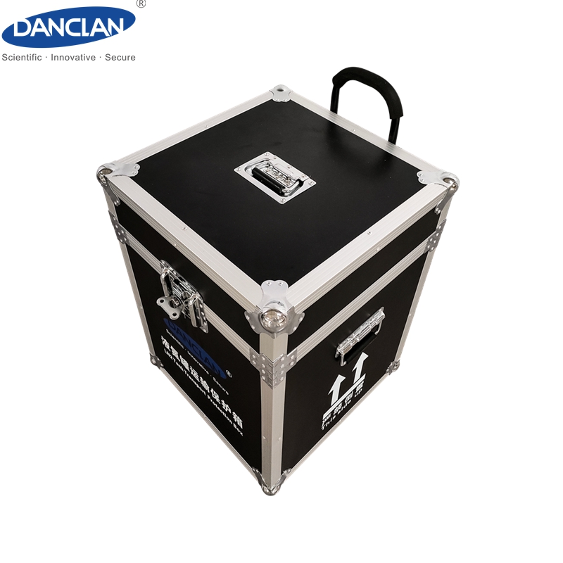 Upright Protective Shipping Container with Caster and Handle for Liquid ...